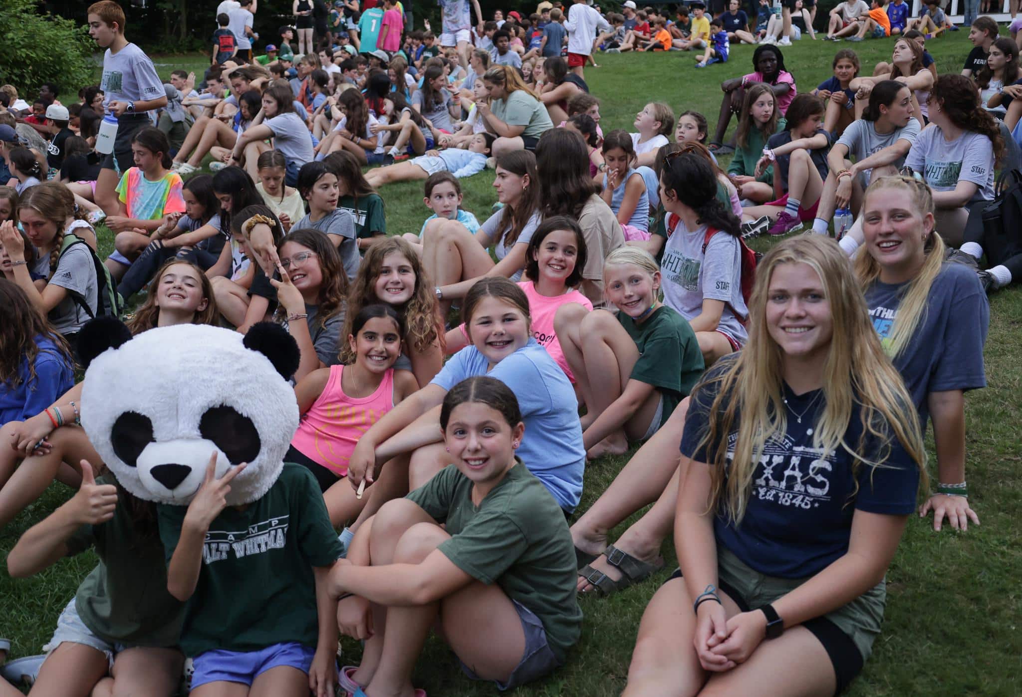 5 Ways to Help Your Child Make Friends at Summer Camp